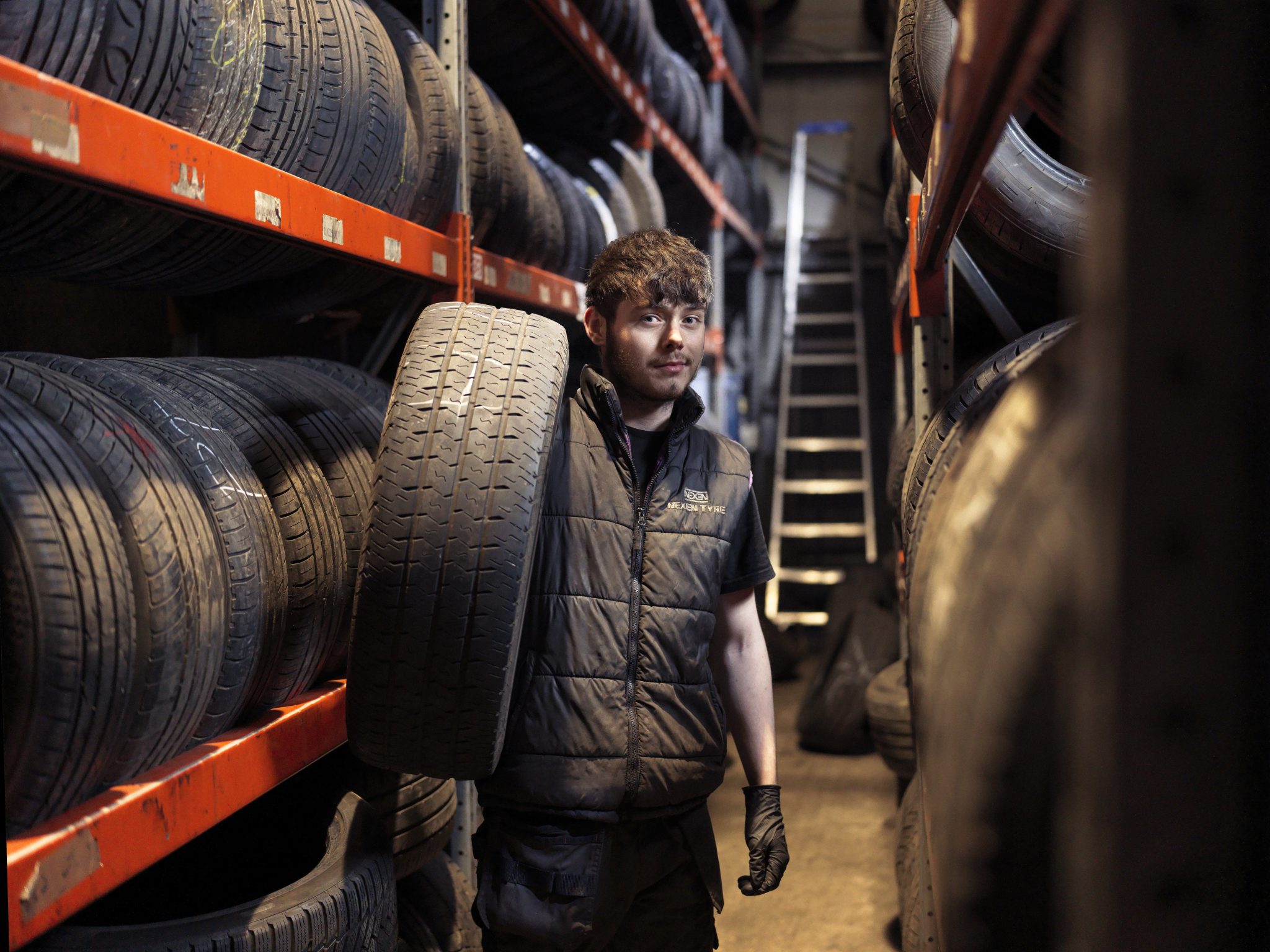 Hyde Road Wheels & Tyres Shop Manchester, UK – Top Car Service Station ...